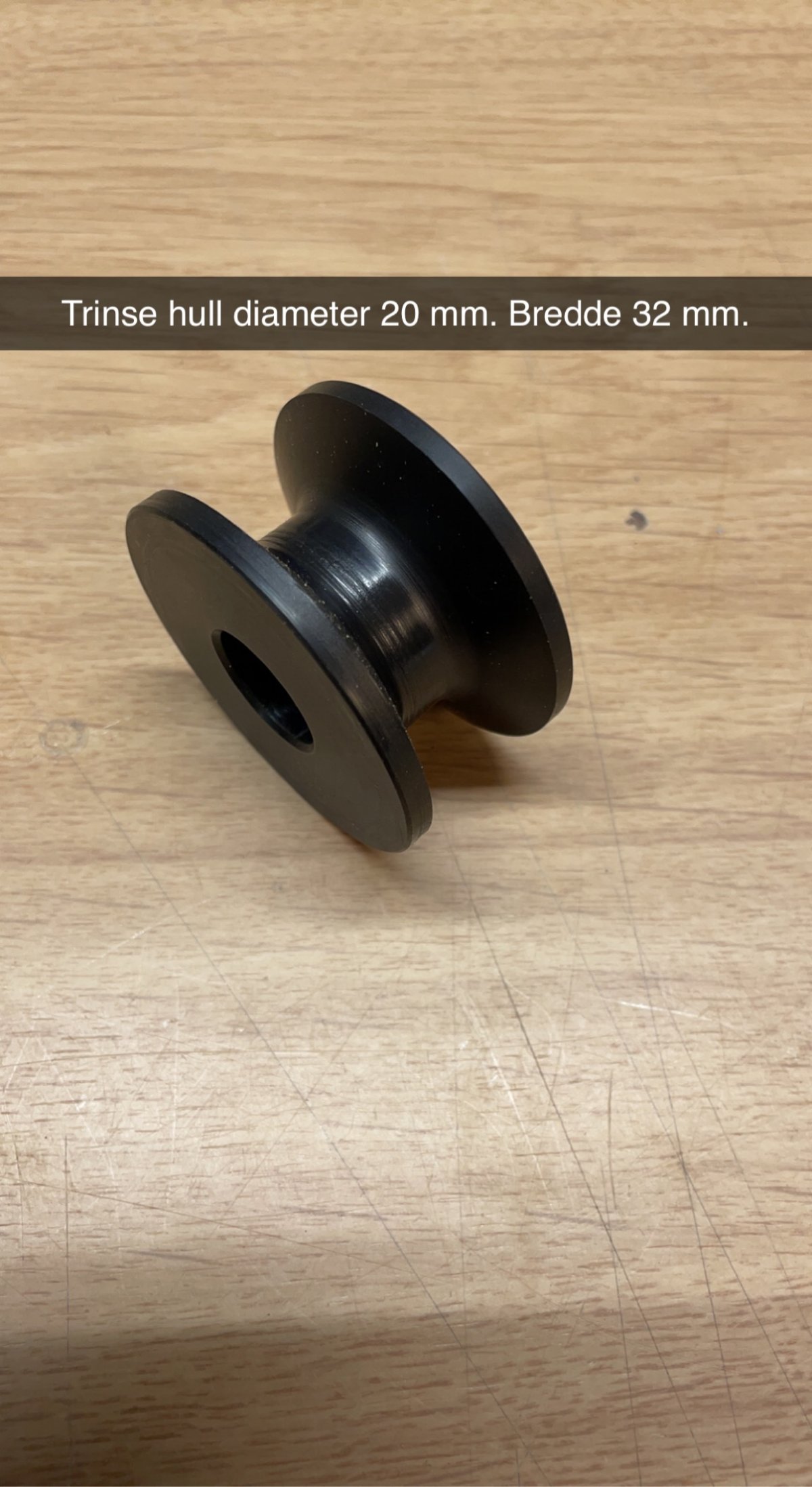 Trinse i plast til Hobbyfisher. Hull Ø20 mm. Bredde 32mm. Passer til ...